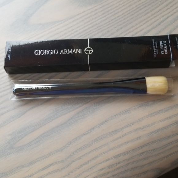 Giorgio Armani | Makeup | Giorgio Armani Maestro Blender Brush 4 | Poshmark